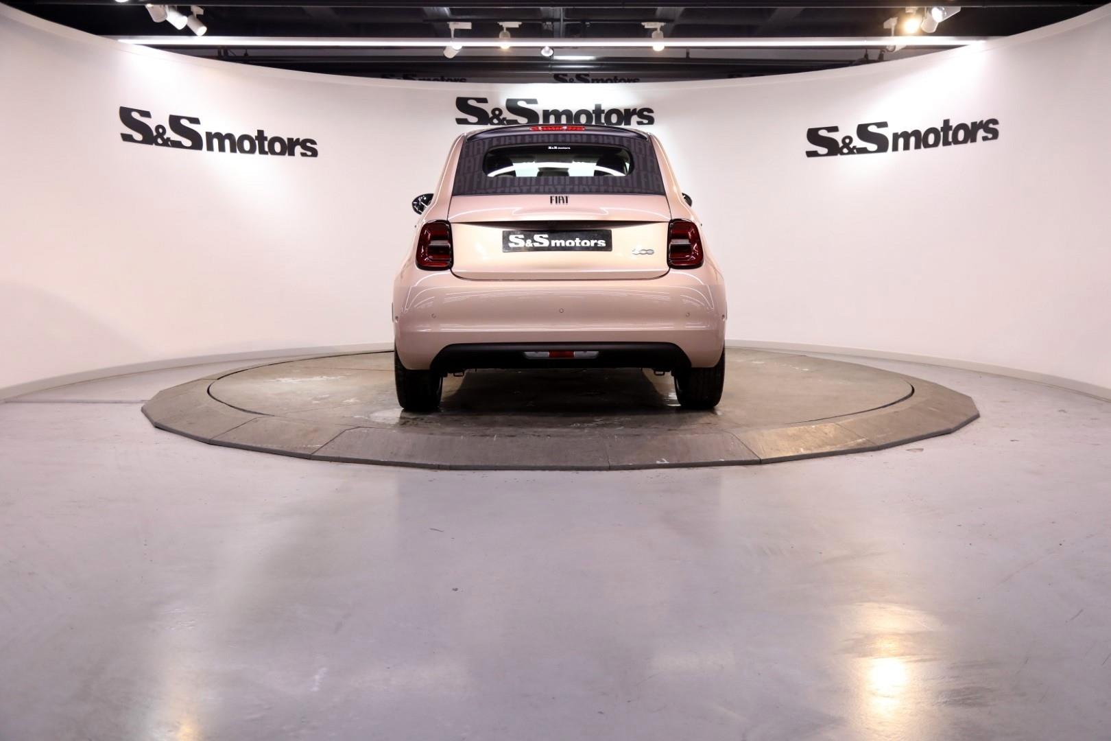 Fiat 500e Cabrio La Prima By Bocelli