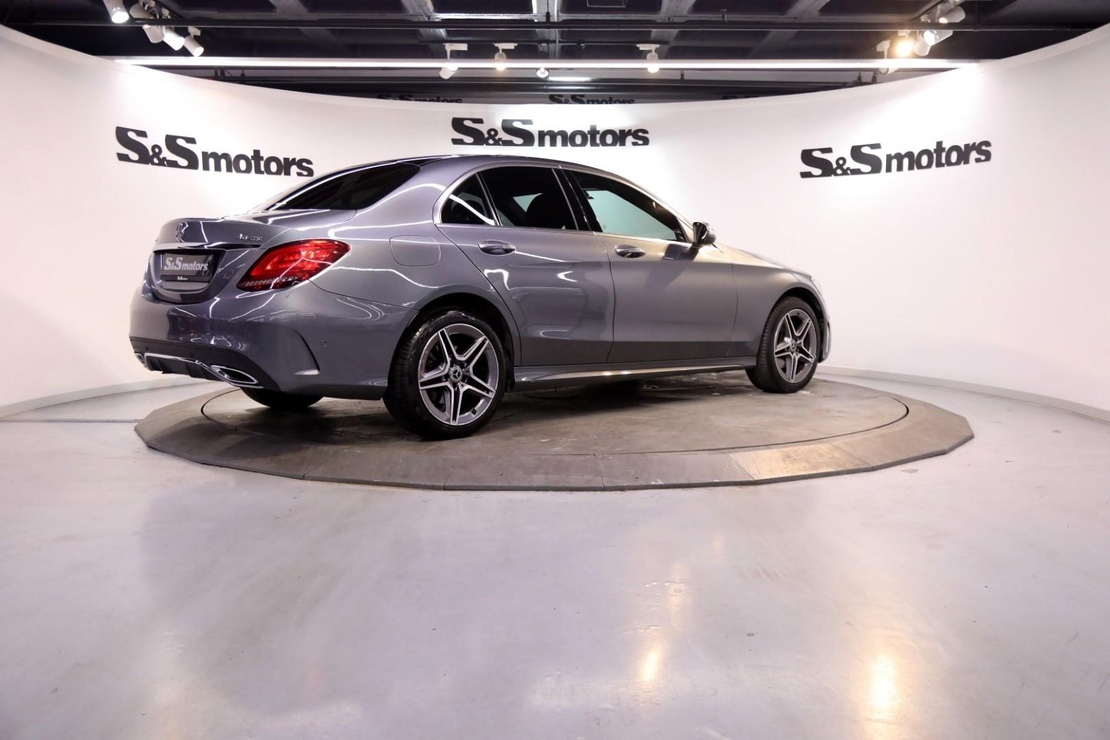 Mercedes Benz C 200 4Matic AMG