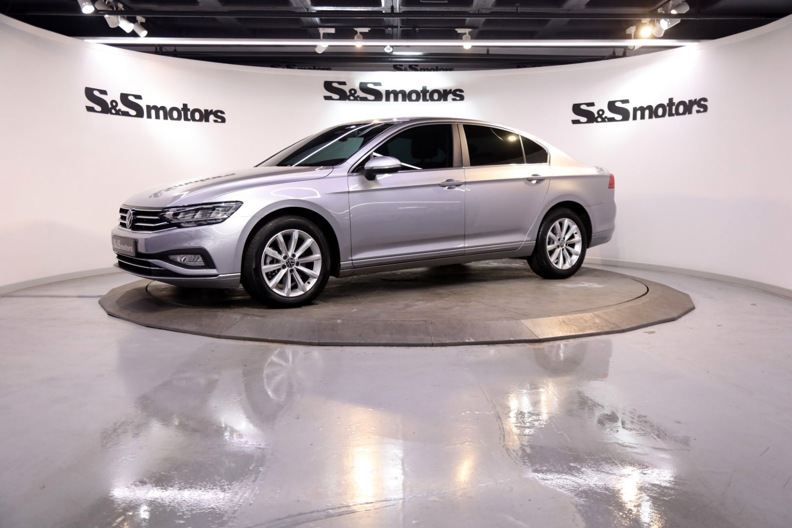 Volkswagen Passat 1.5 TSI Business & DSG