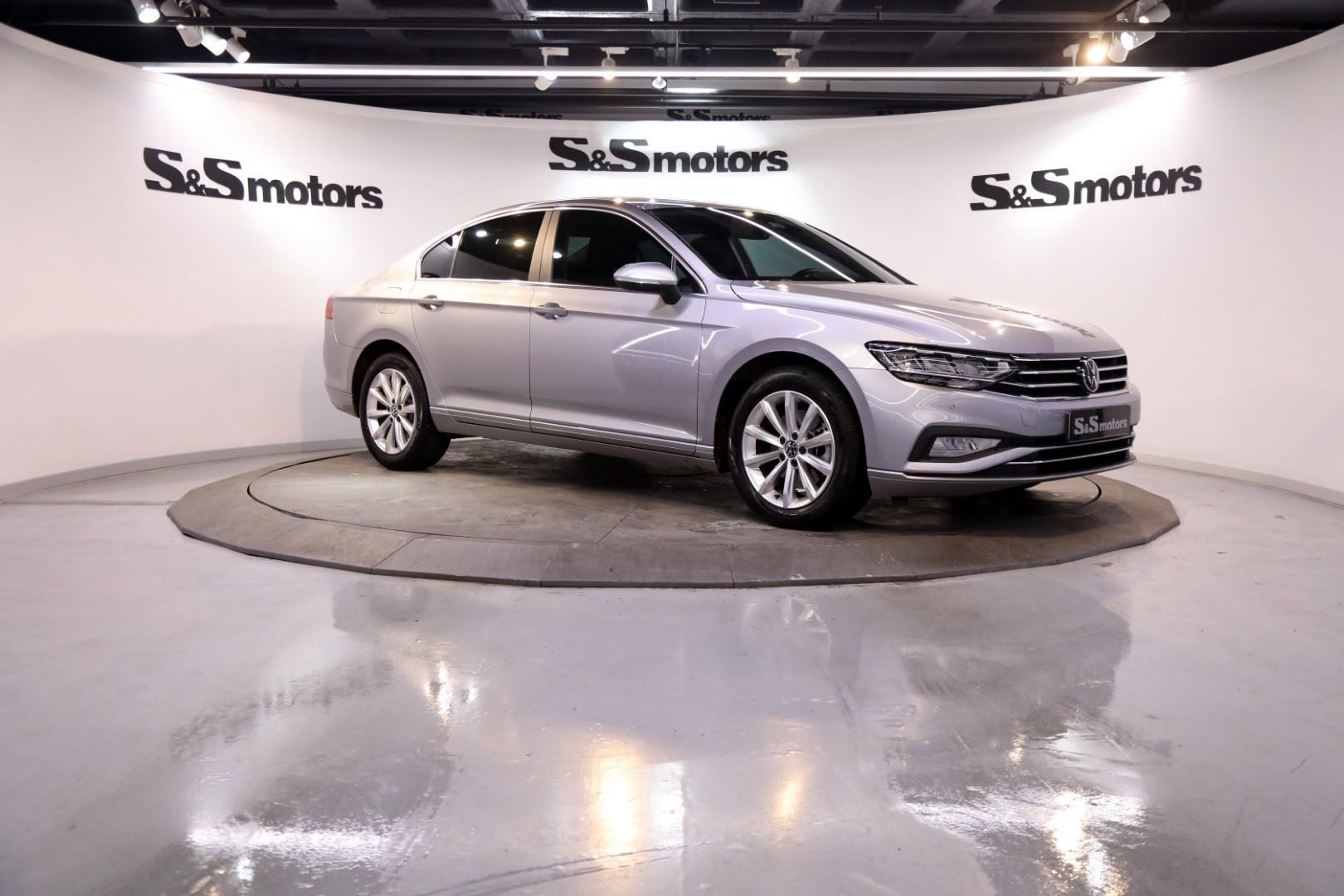 Volkswagen Passat 1.5 TSI Business & DSG