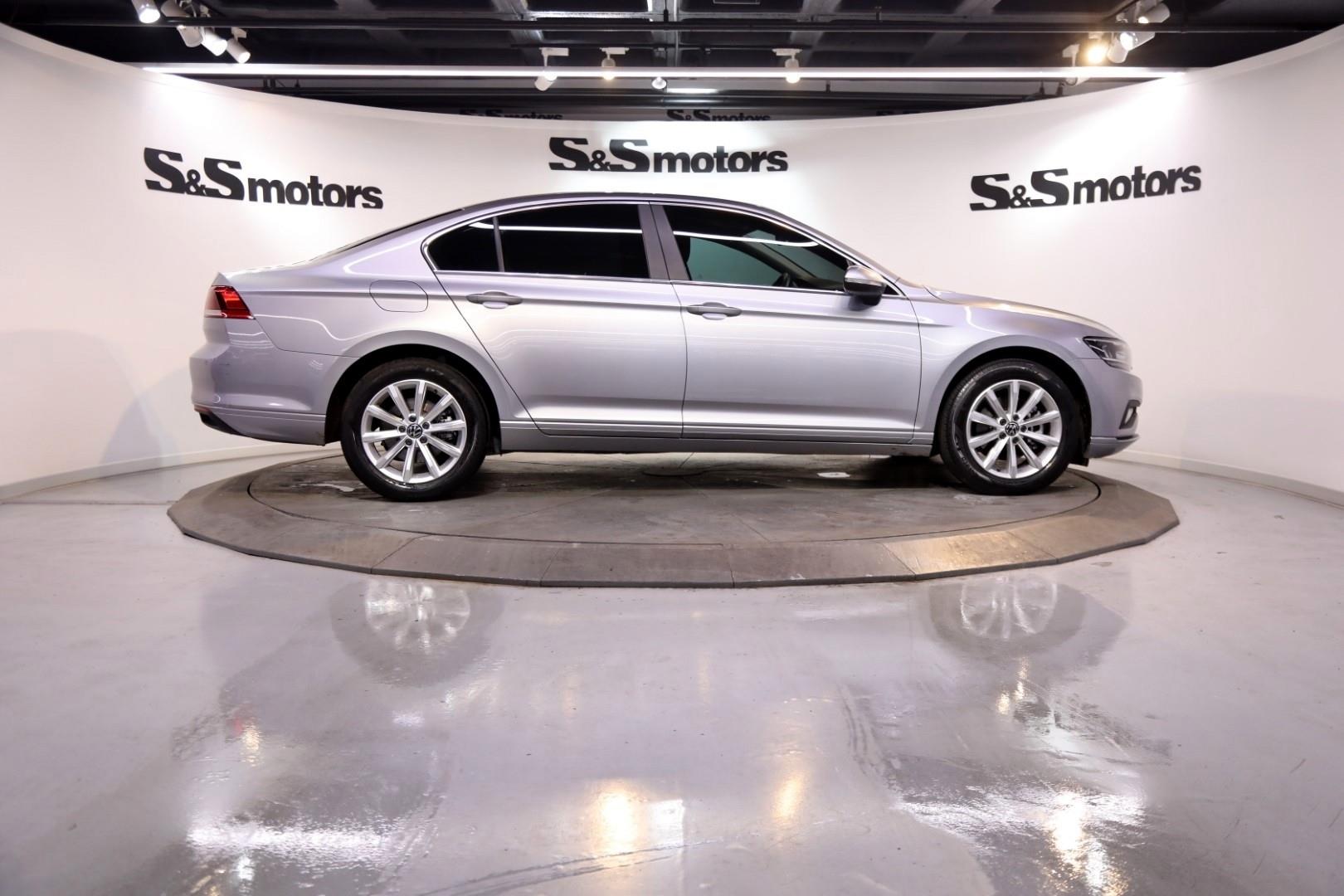 Volkswagen Passat 1.5 TSI Business & DSG