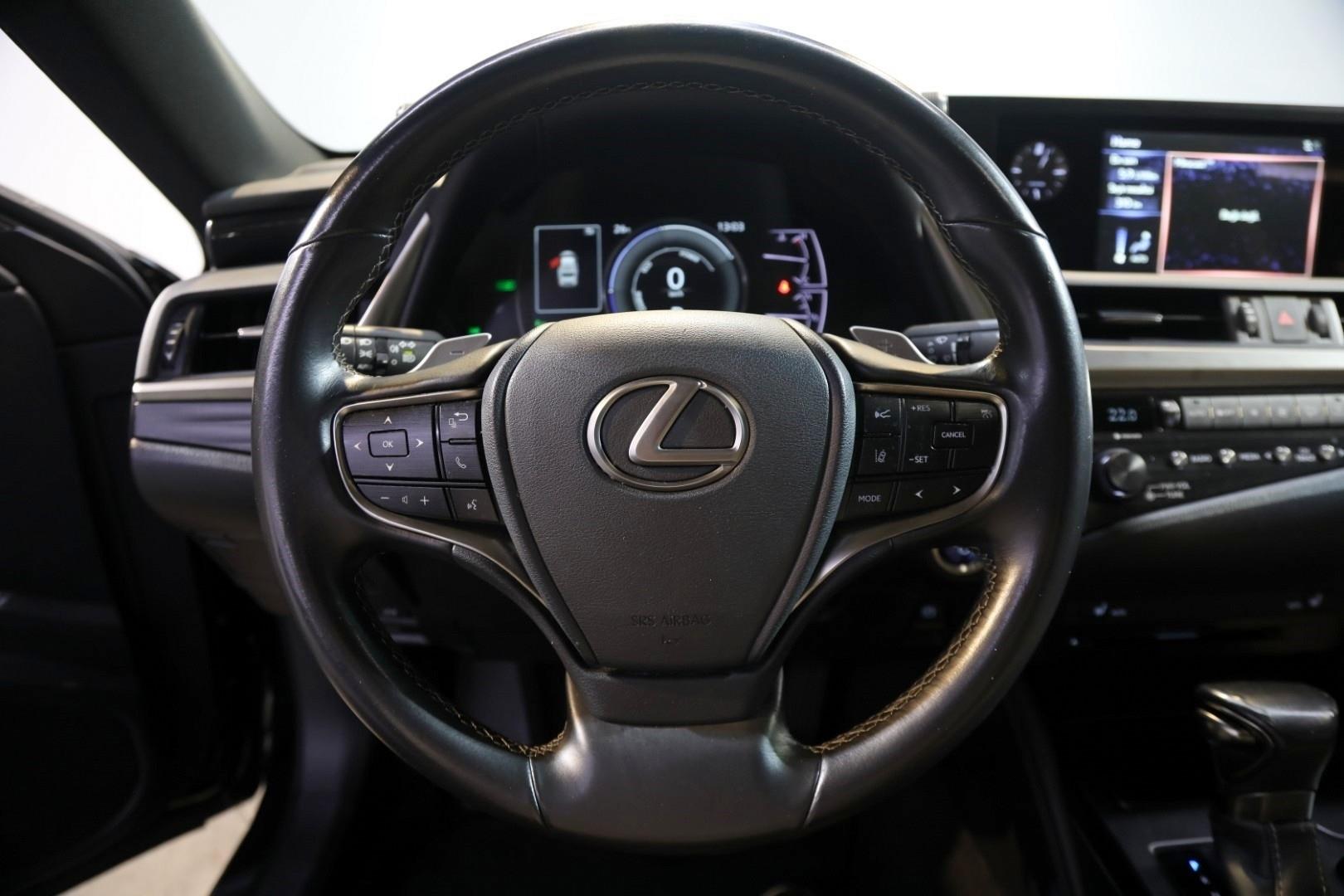 Lexus ES 300h Business e-CVT