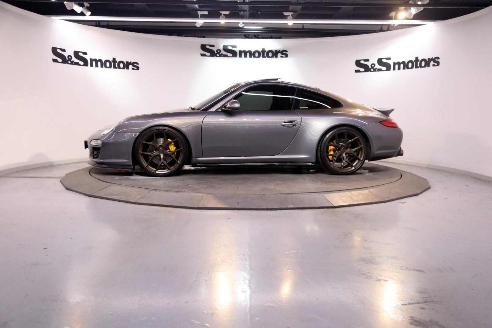 Porsche 911 Carrera 4S