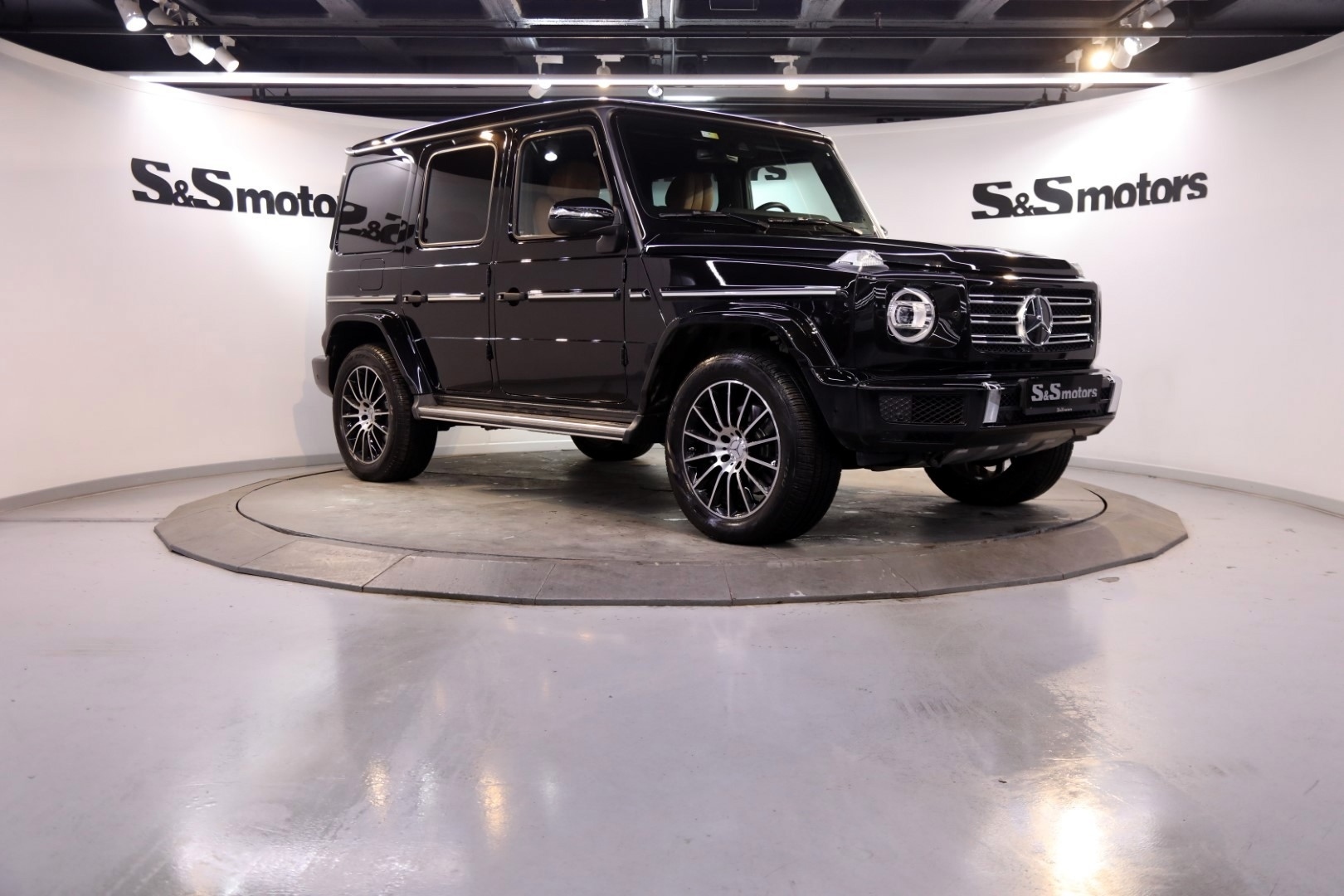 Mercedes Benz G 400d AMG