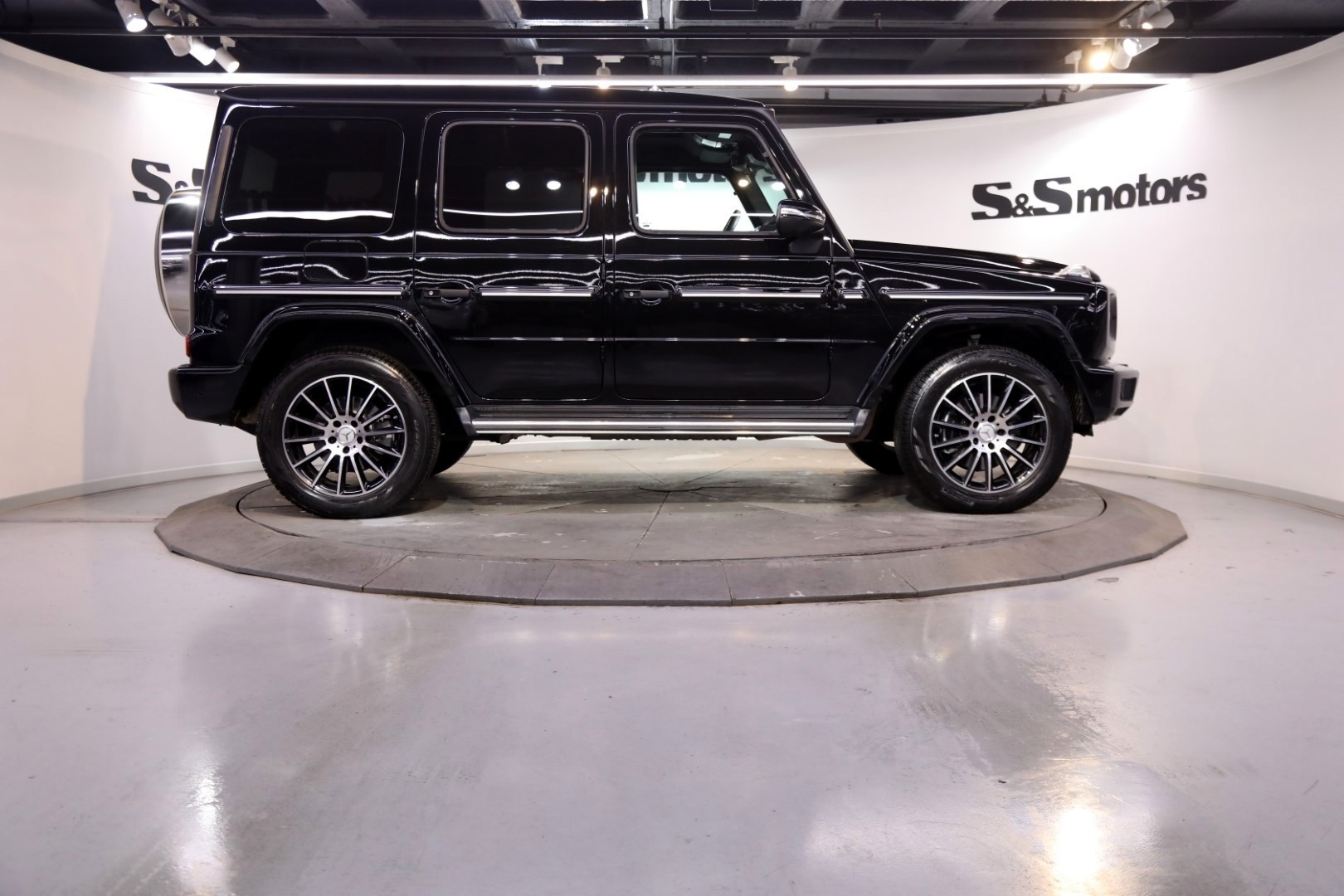 Mercedes Benz G 400d AMG