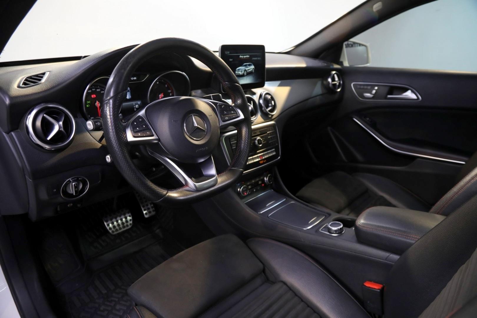 Mercedes Benz GLA 180d AMG