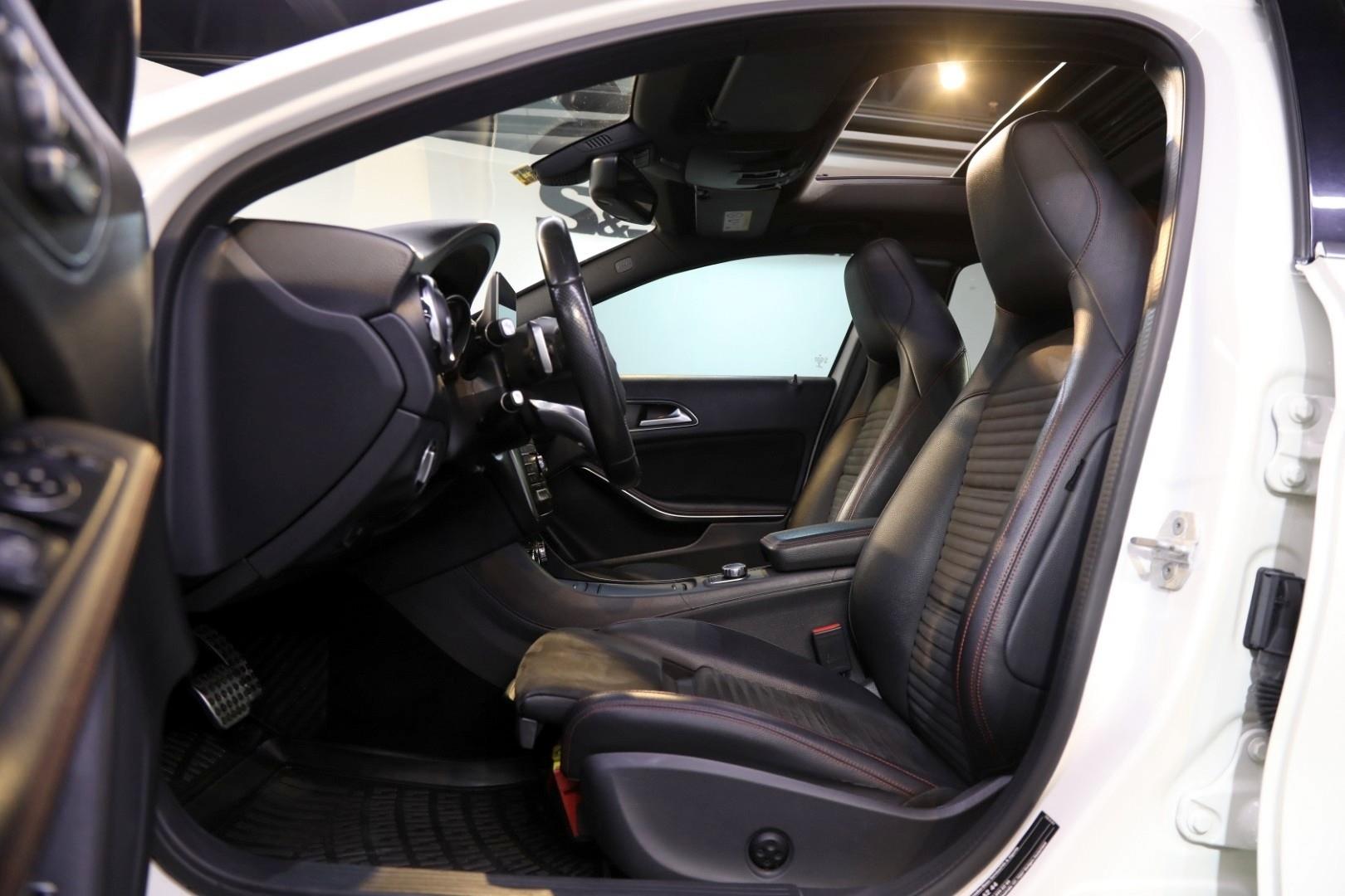 Mercedes Benz GLA 180d AMG