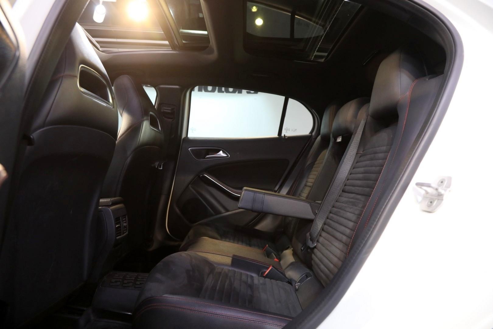 Mercedes Benz GLA 180d AMG