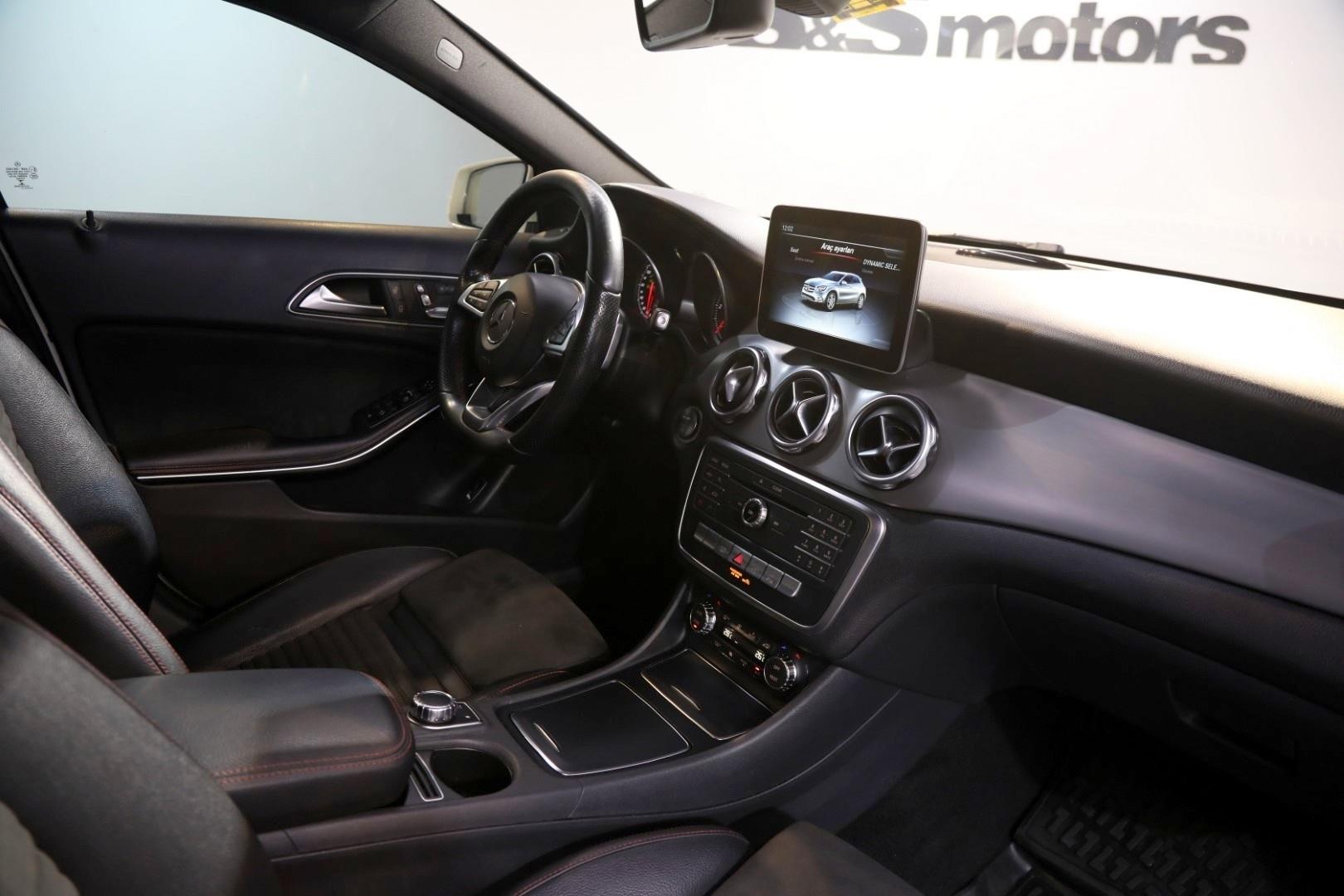 Mercedes Benz GLA 180d AMG