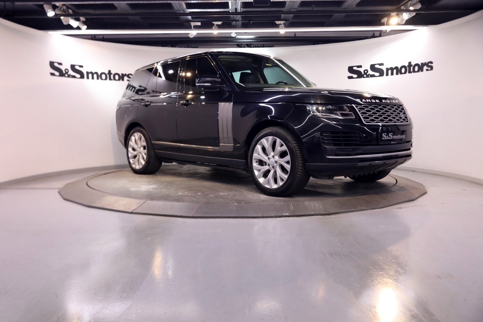 Land Rover Range Rover 2.0 P400e Hybrid Vogue