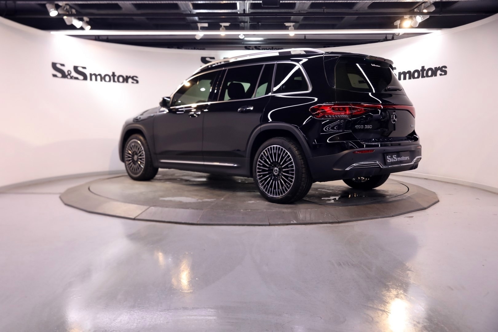 Mercedes Benz EQB 350 4Matic AMG+