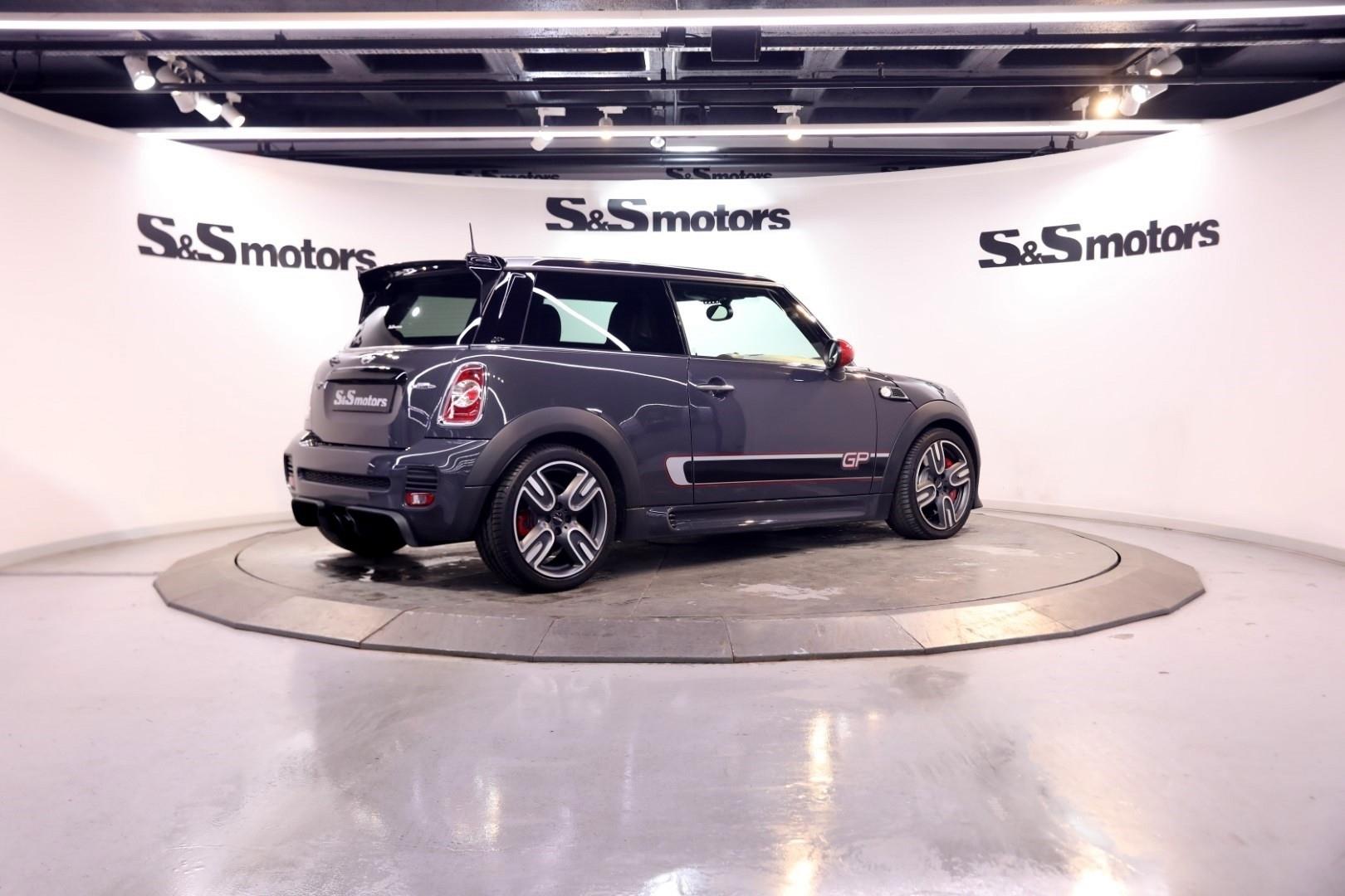 Mini John Cooper Works GP2